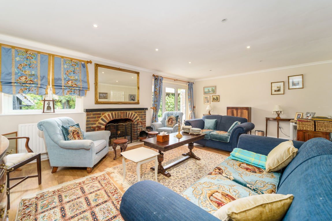 Dartnell Avenue, West Byfleet, KT14 - Alexander Rumsey Real Estate ...